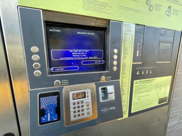 The Ultimate Guide to Public Transport in Porto, Portugal | Blog | Tom ...